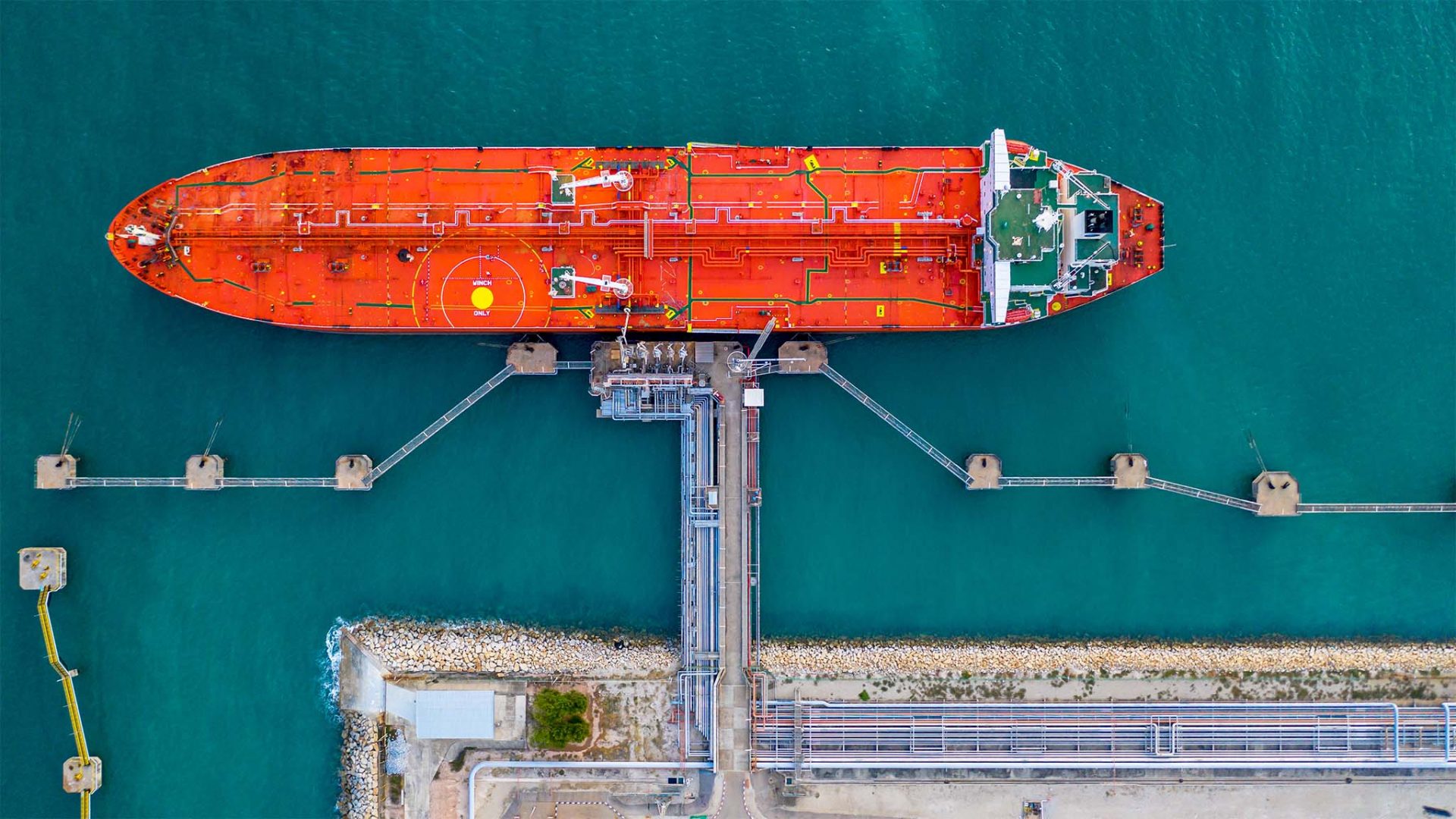 Towards Fuel Efficiency with Integrated Fleet Deployment and Bunker Management - Dataloy Systems